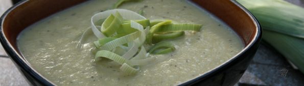 Potage Parmentier aux poireaux aussi nommé Vichyssoise