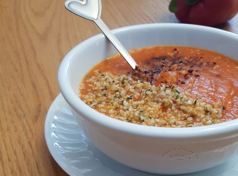 Potage aux poivrons rouges rôtis et aux tomates